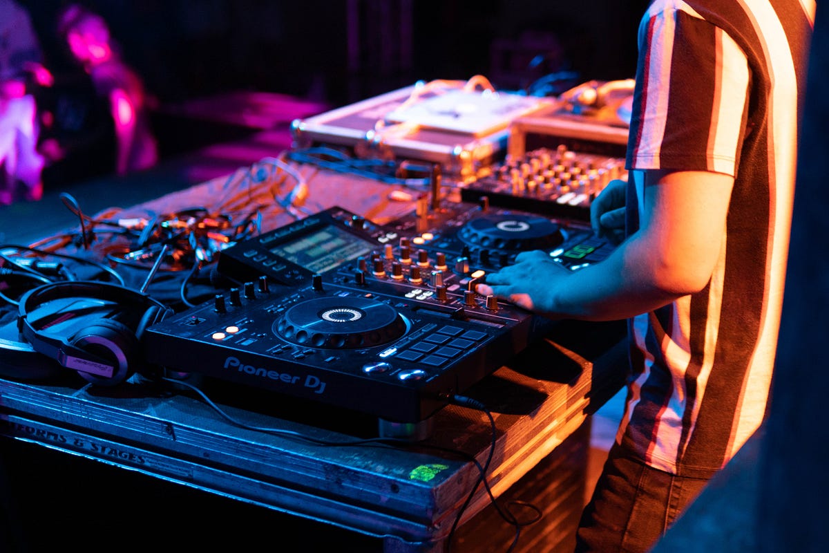 Famous DJs in India who will let force you dance | by Shivam Rastogi ...