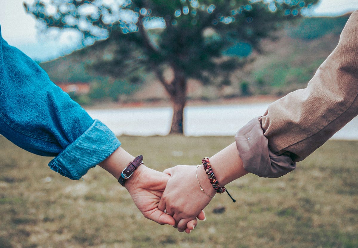 Konfiks: Dua Sejoli yang Mengapit Kata | by Aku Bahasa | Medium