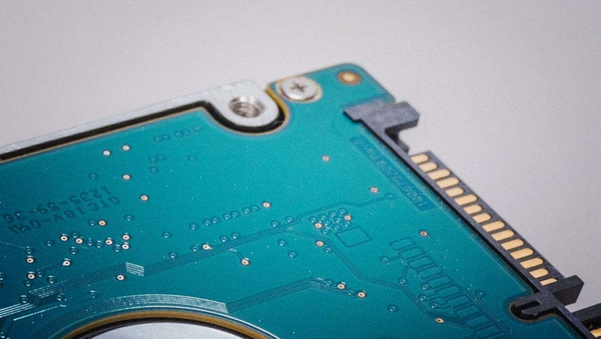 Why the Connector Has Different Pin Lengths? | by Jason Chen | Medium