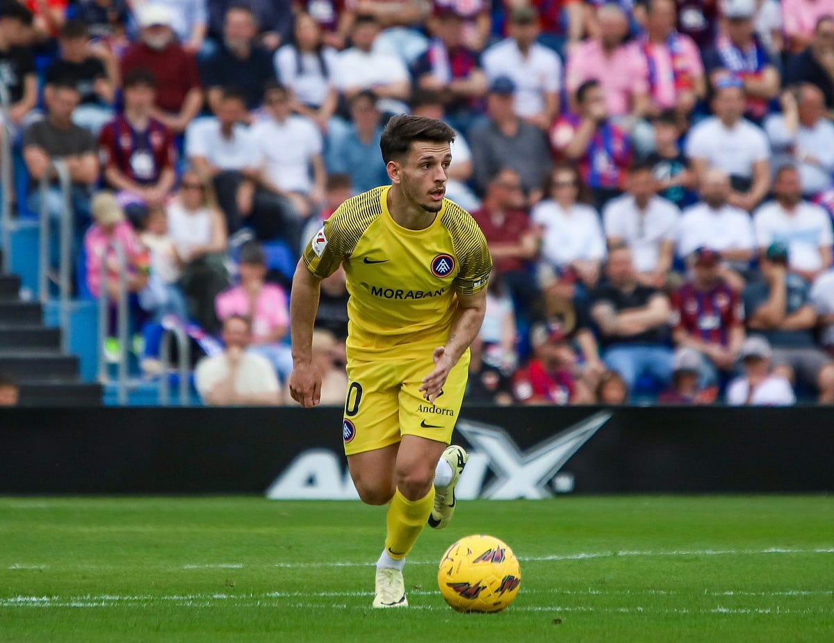 Ojeando a Iván Gil: Eldense vs Andorra | by Nehemías Dorta | Medium