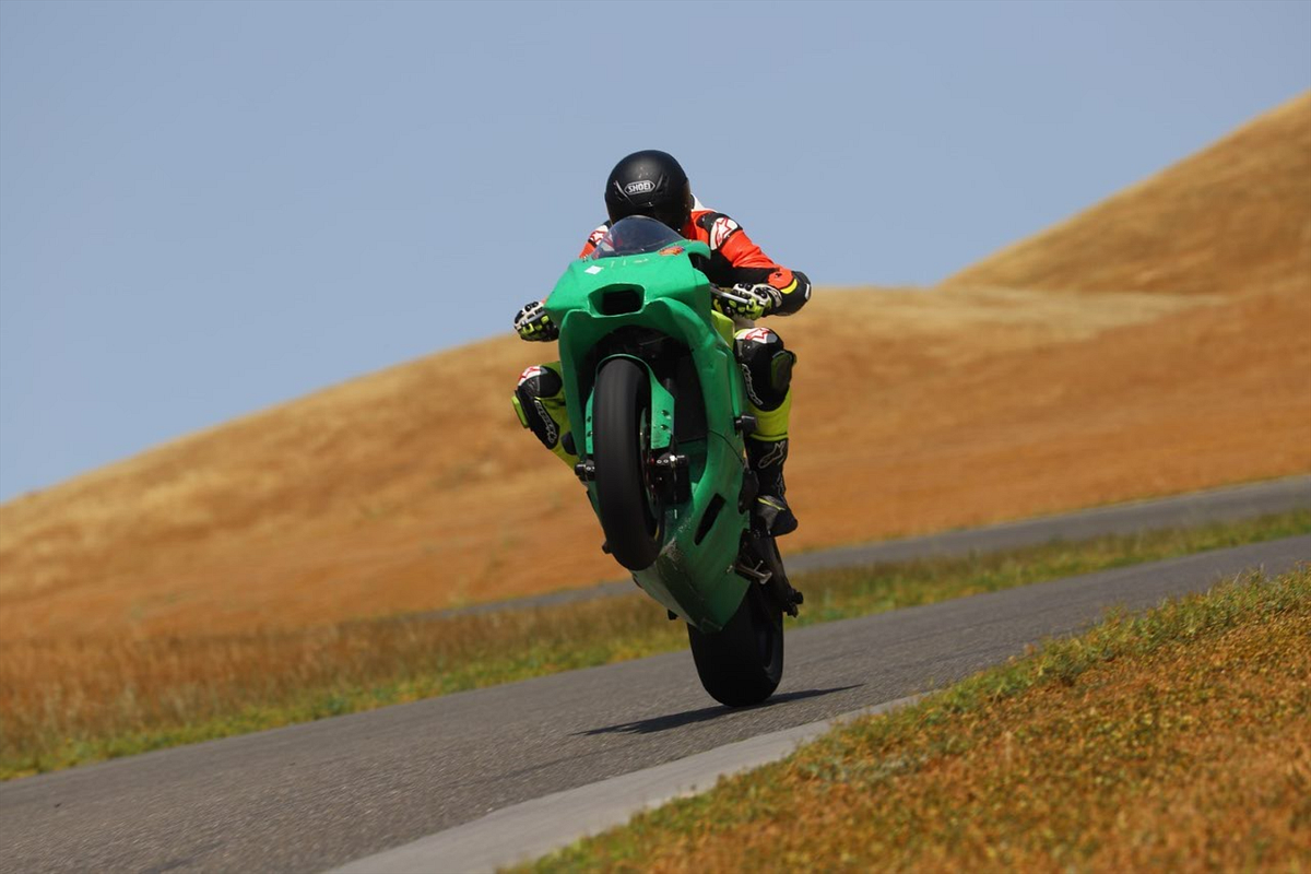 A Beginner’s Guide to Motorcycle Track Days | by Jantzen Rodgers | Apr ...