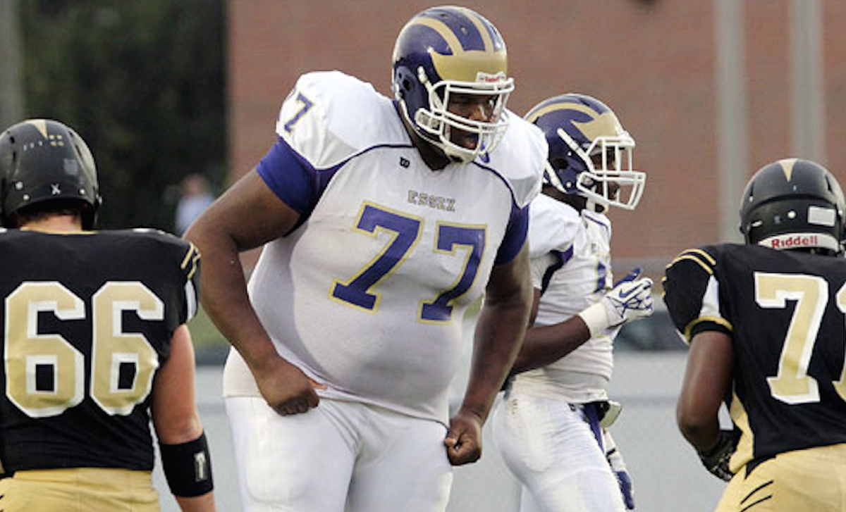 Meet Dondre Harris, Just Your Average 7-Foot Tall High School Defensive ...