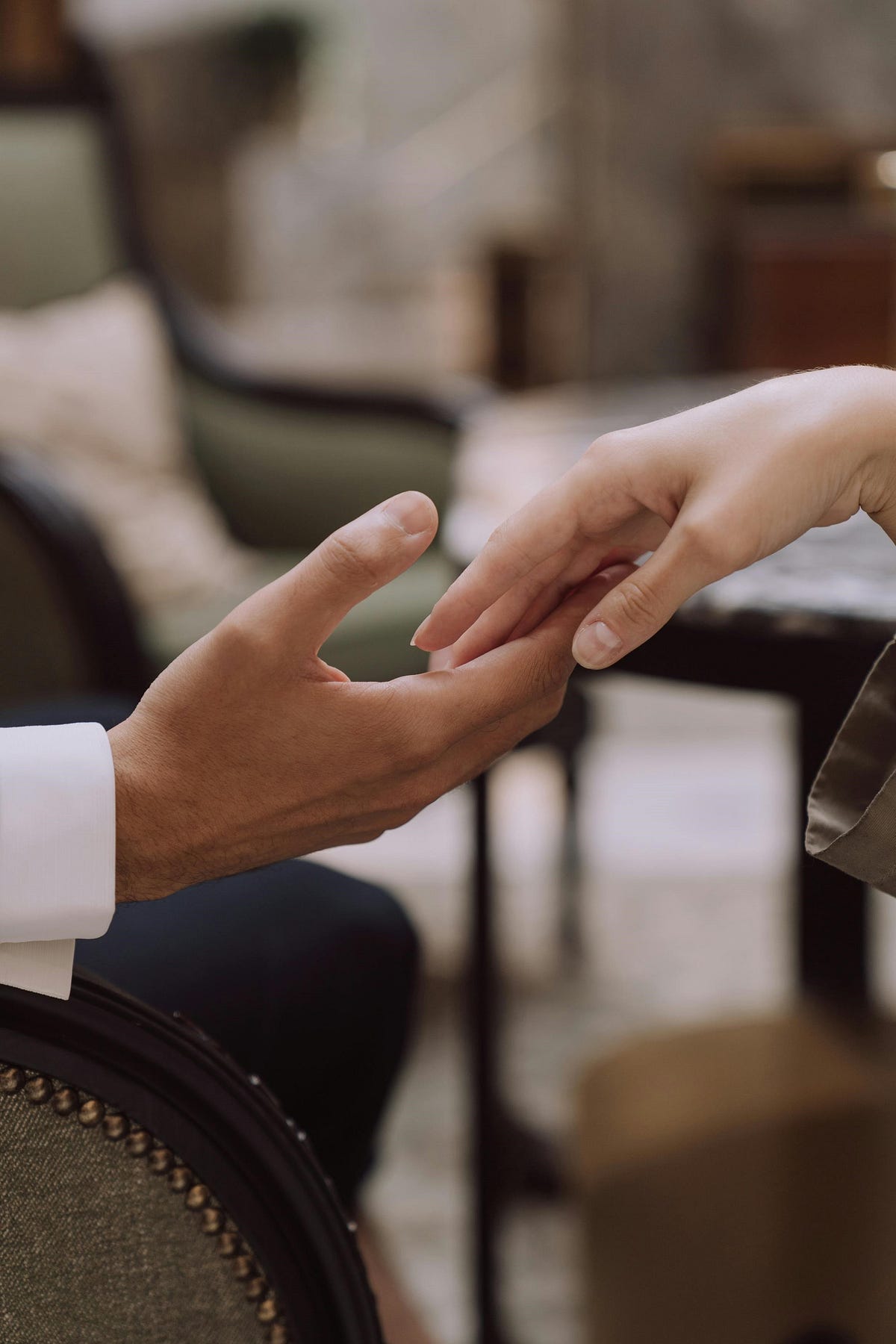 The Secret Language of Love: Decoding Nonverbal Cues in Dating and ...