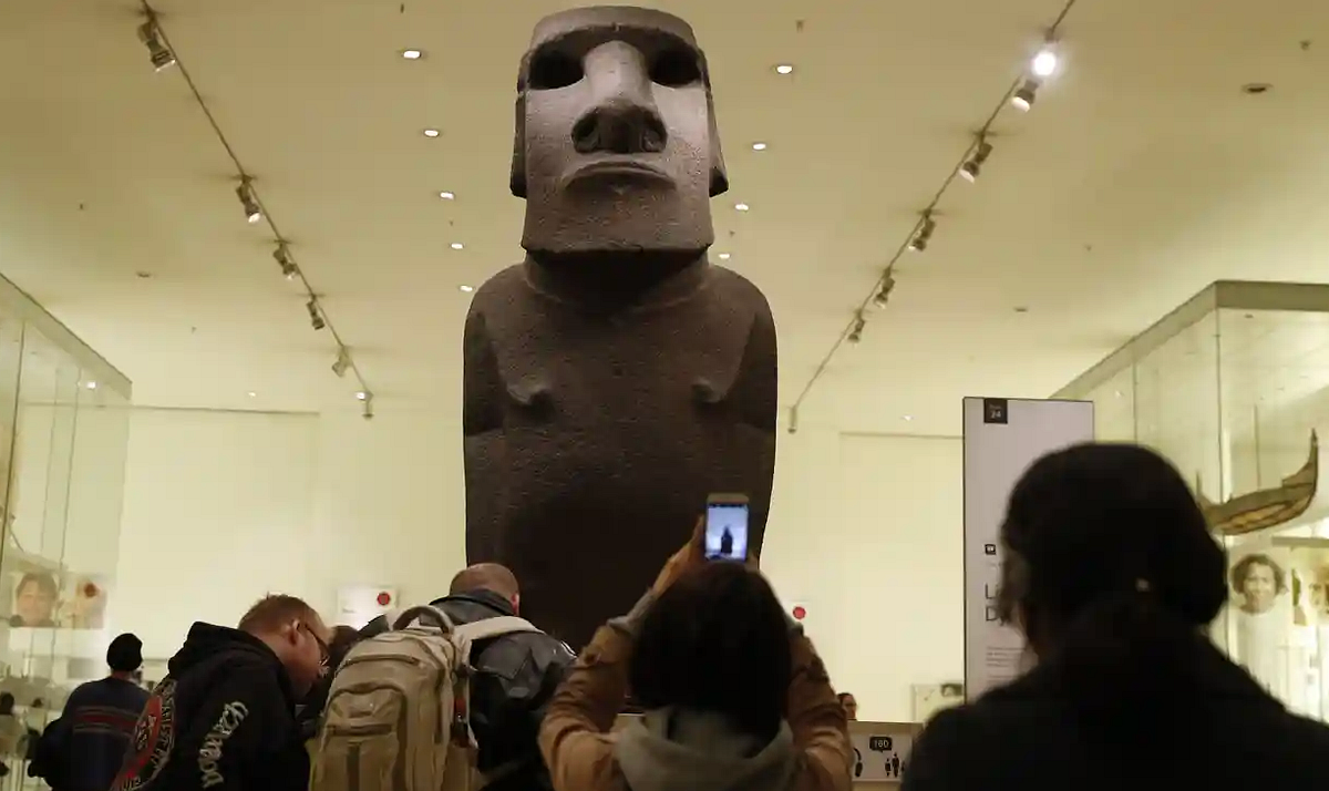 Restoring Cultural Treasures: Japan’s Example of Returning value painting pieces | by Pablo ...