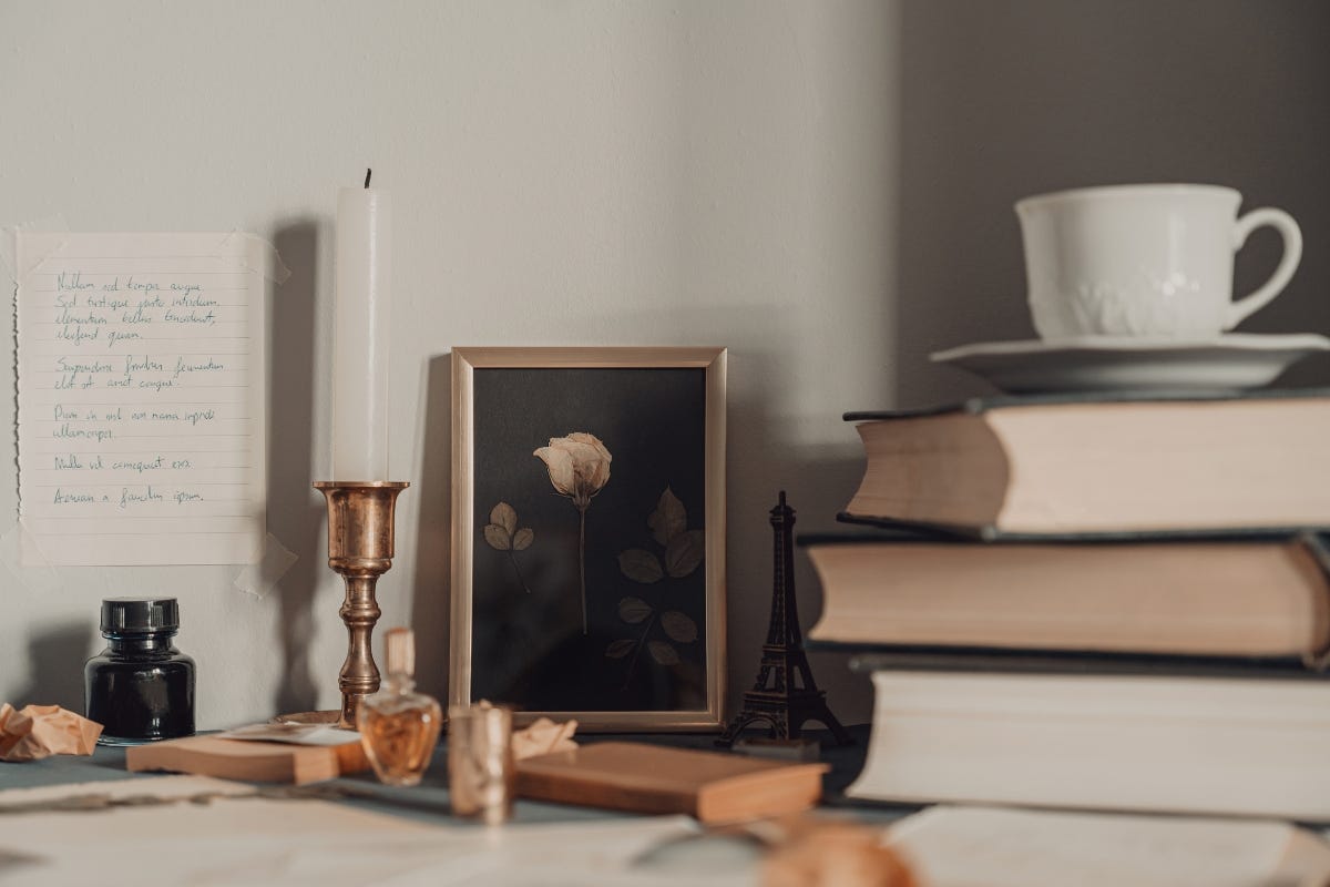 Light vs. Dark Academia: Differences and How to Choose Between the Two ...