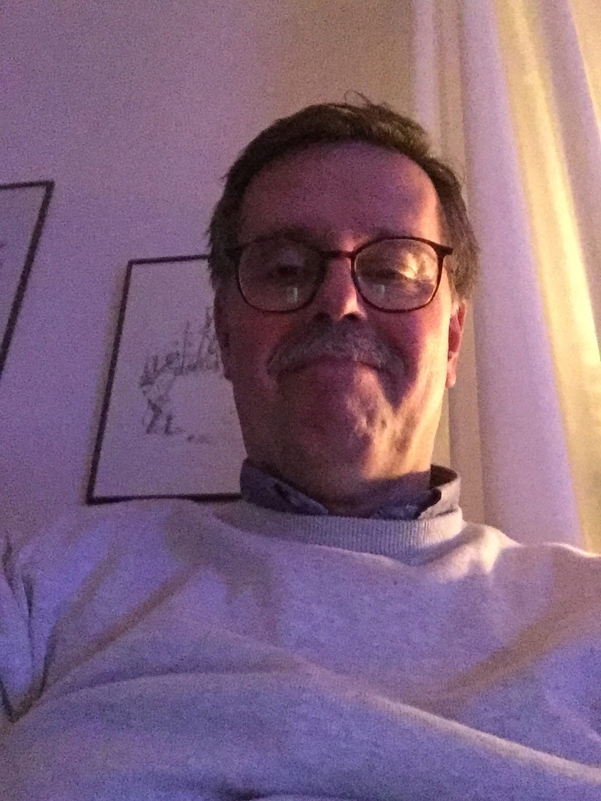 Vad händer, vad ska jag skriva. Hhh | by Stanley Karlman | Medium