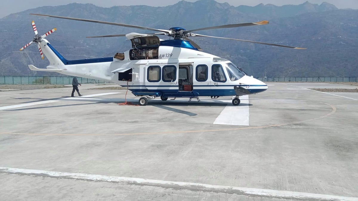 VT-TWO - Aurea Aviation - Medium
