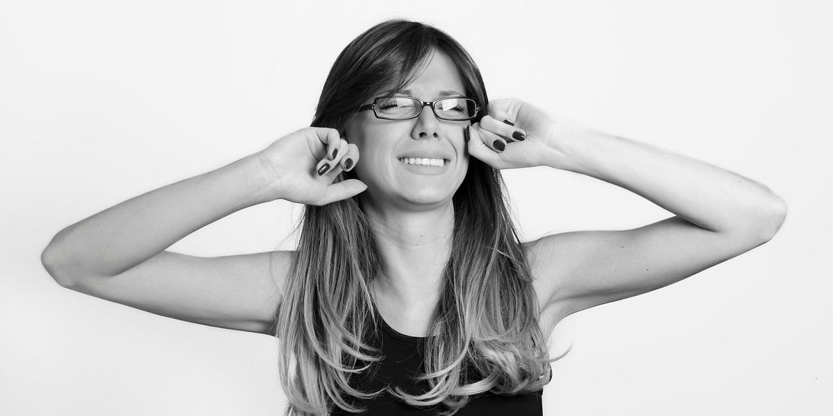 3 Visual Clues That Give Away You’re Not Interested (Or Even Listening ...