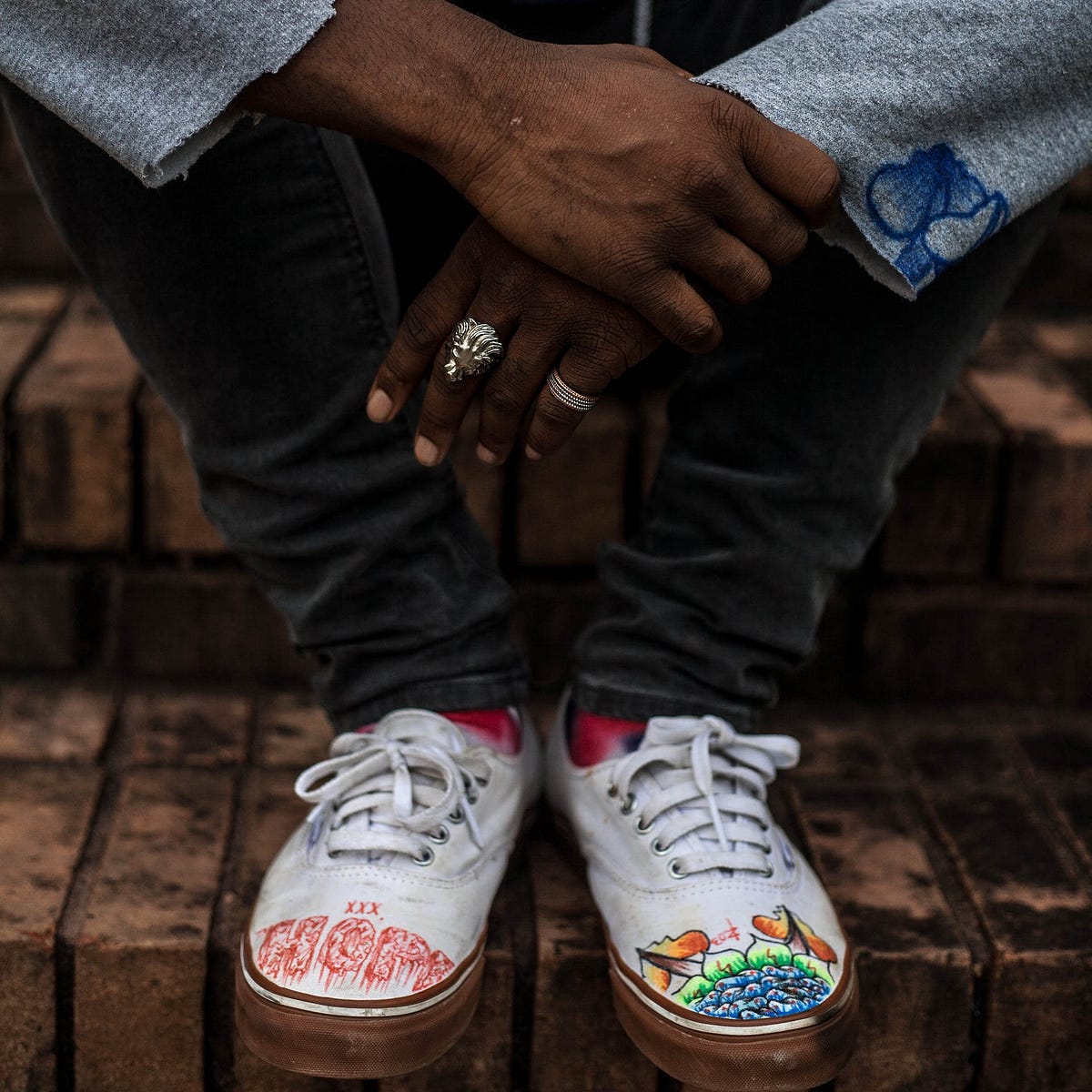 The Ultimate Guide to Reselling Sneakers Online | by Solesurge | Jan ...