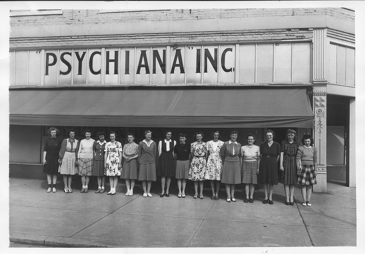 Psychiana: America’s Religion. Frank B. Robinson was born in 1886 to a ...