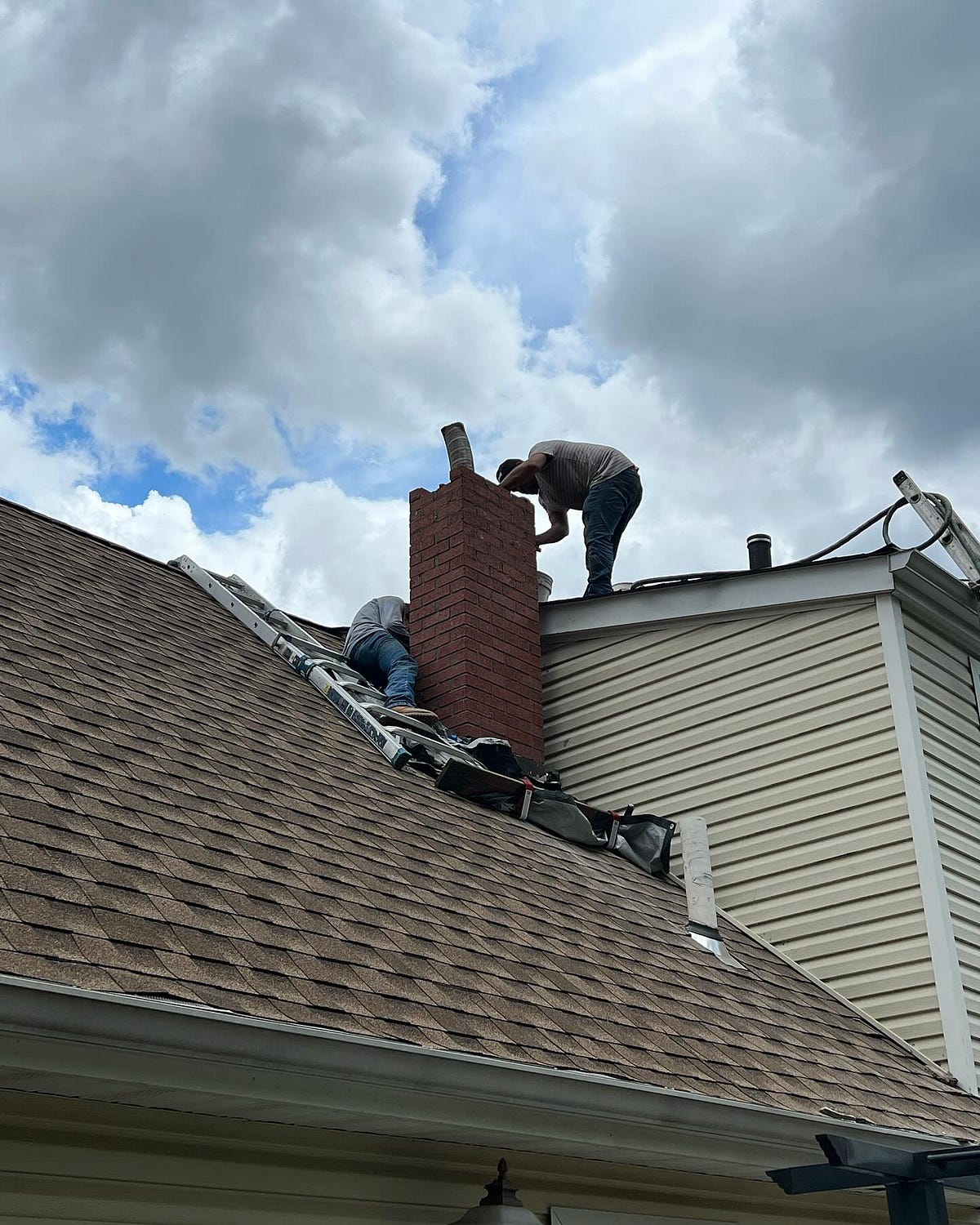 5 Things to Look for in a Reliable Roofing Contractor | by Gothic ...