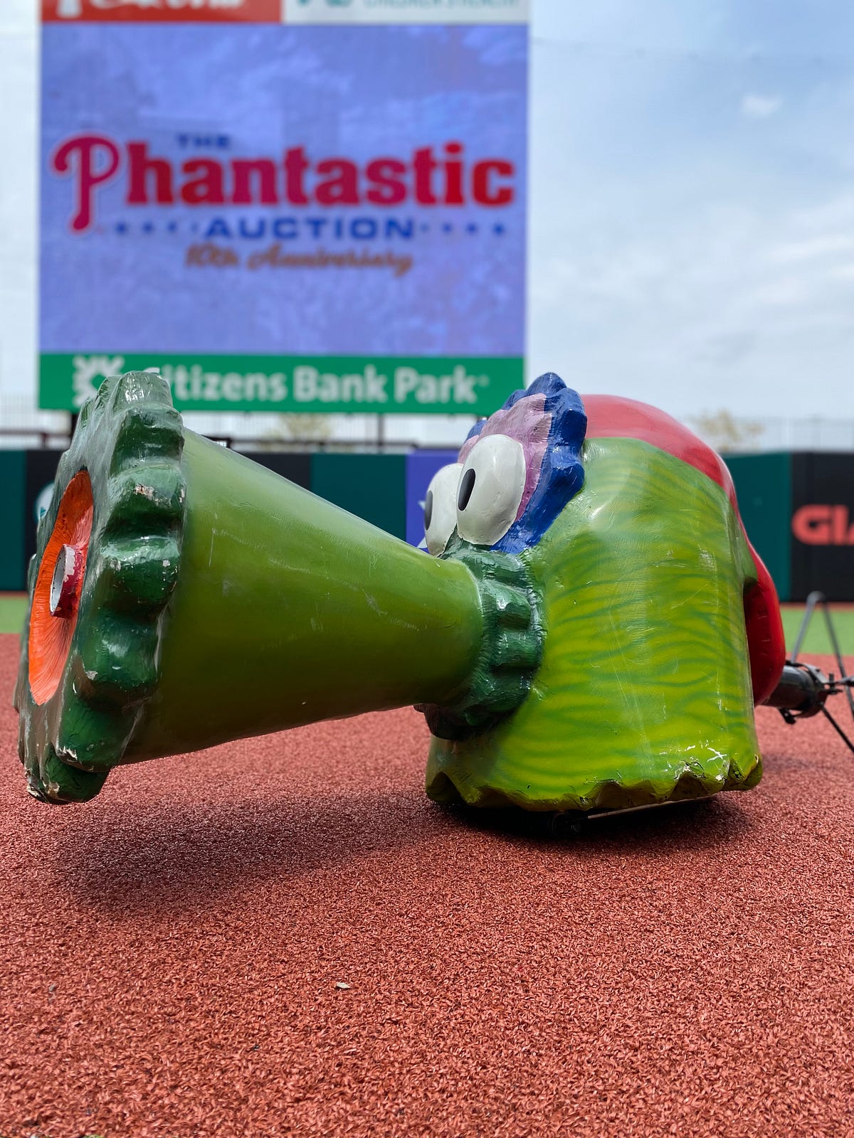 Friendly broadcaster battle? Phanatic Hot Dog Launcher? Here are 10 ...