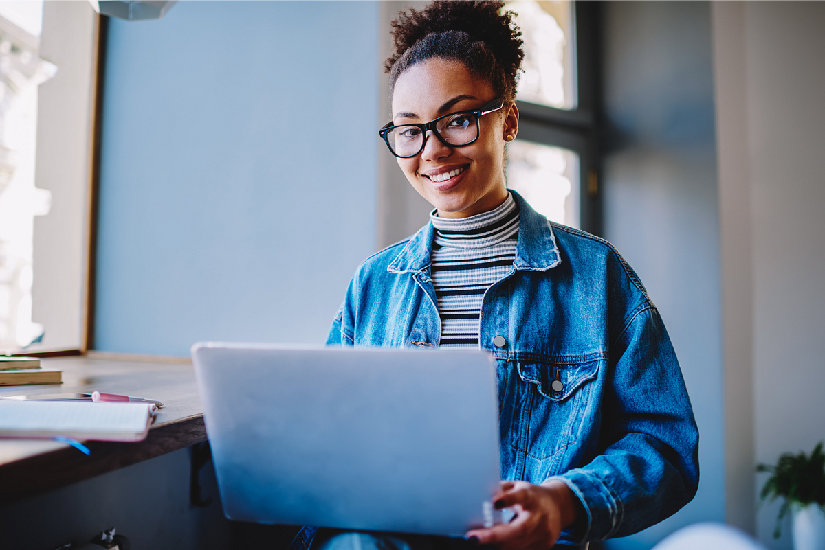 How to Find a Full-Time Online Writing Job You’ll Love | by Bronwynne ...