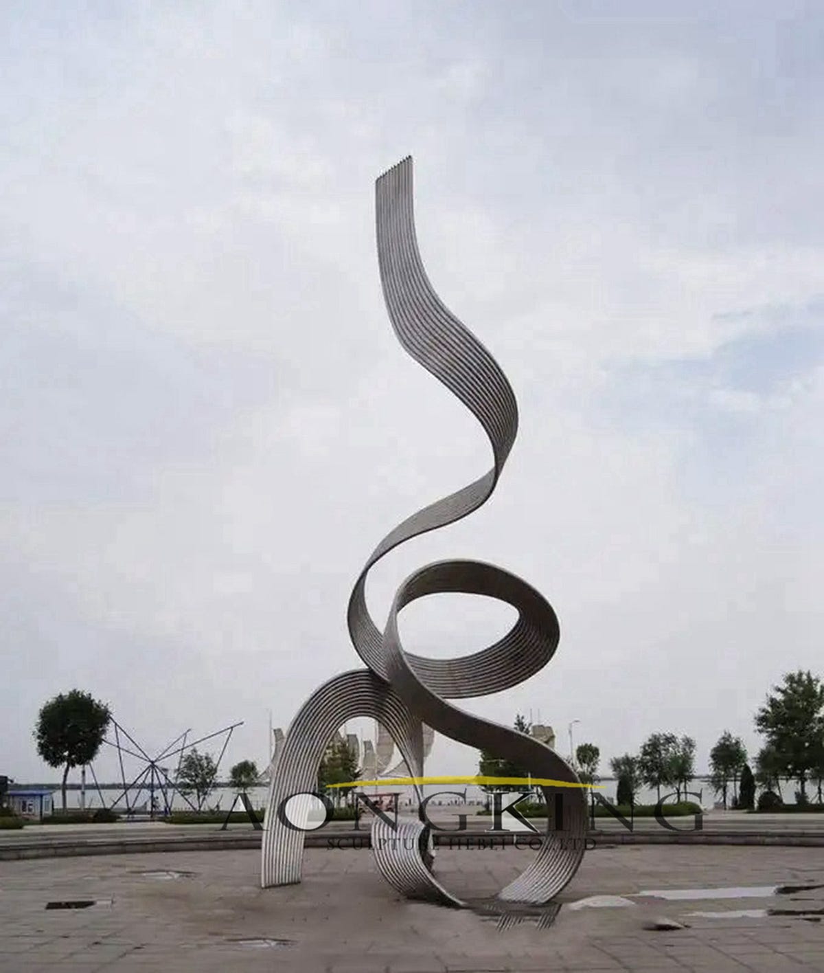 Cultural Symbolism: Metal sculptures as cultural symbols in urban ...