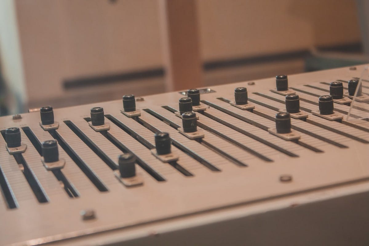 Tuning parameters to train LLMs (Large Language Models) | by Tales Matos | Medium