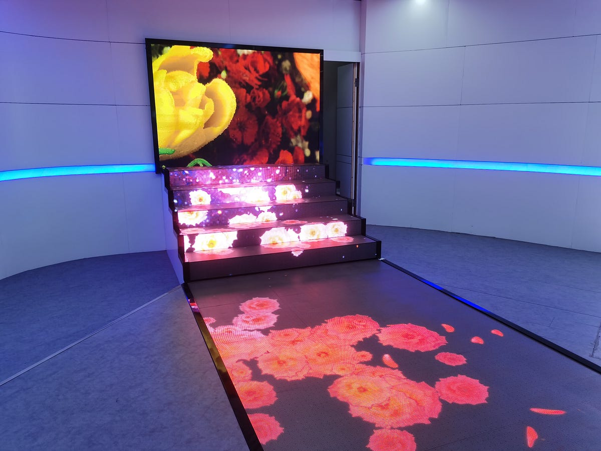 XYG LED floor screen - Jerry Liang - Medium