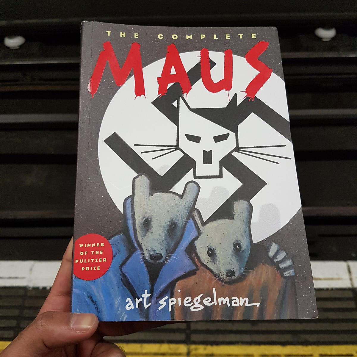 Book Review: The Complete Maus (Art Spiegelman) | by Na'eem | Medium