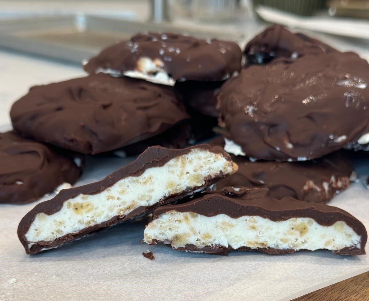 5 INGREDIENT FROZEN DESSERT BARS. Seriously good, and easy to make ...