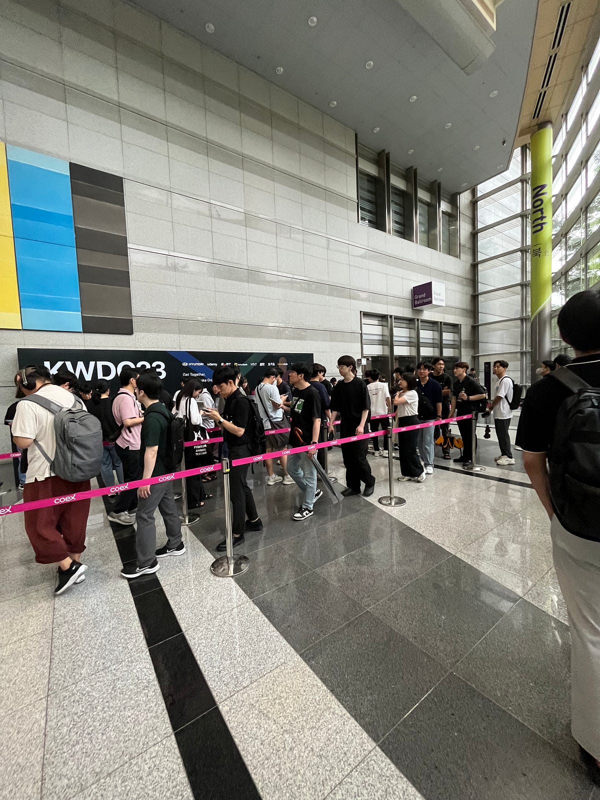 KWDC23 후기. 한국에서 이렇게 큰 애플 생태계의 개발자 컨퍼런스가 처음으로 열렸어요. | by whitelips | a day of a programmer | Medium
