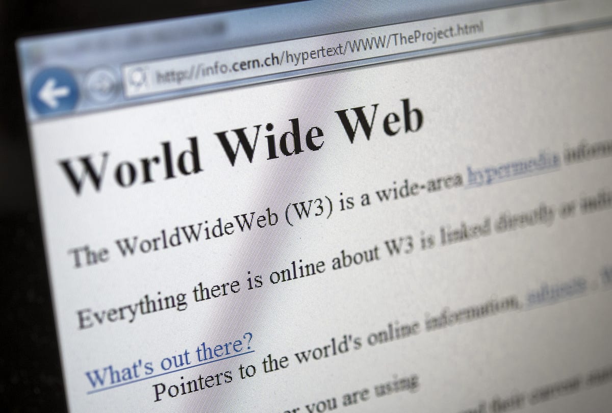 Web Programlama. Web programlama, internetin gelişim… | by Yusuf | Medium