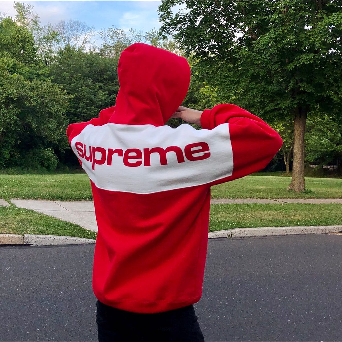Buy Supreme Hoodie. - Supreme Hoodie - Medium
