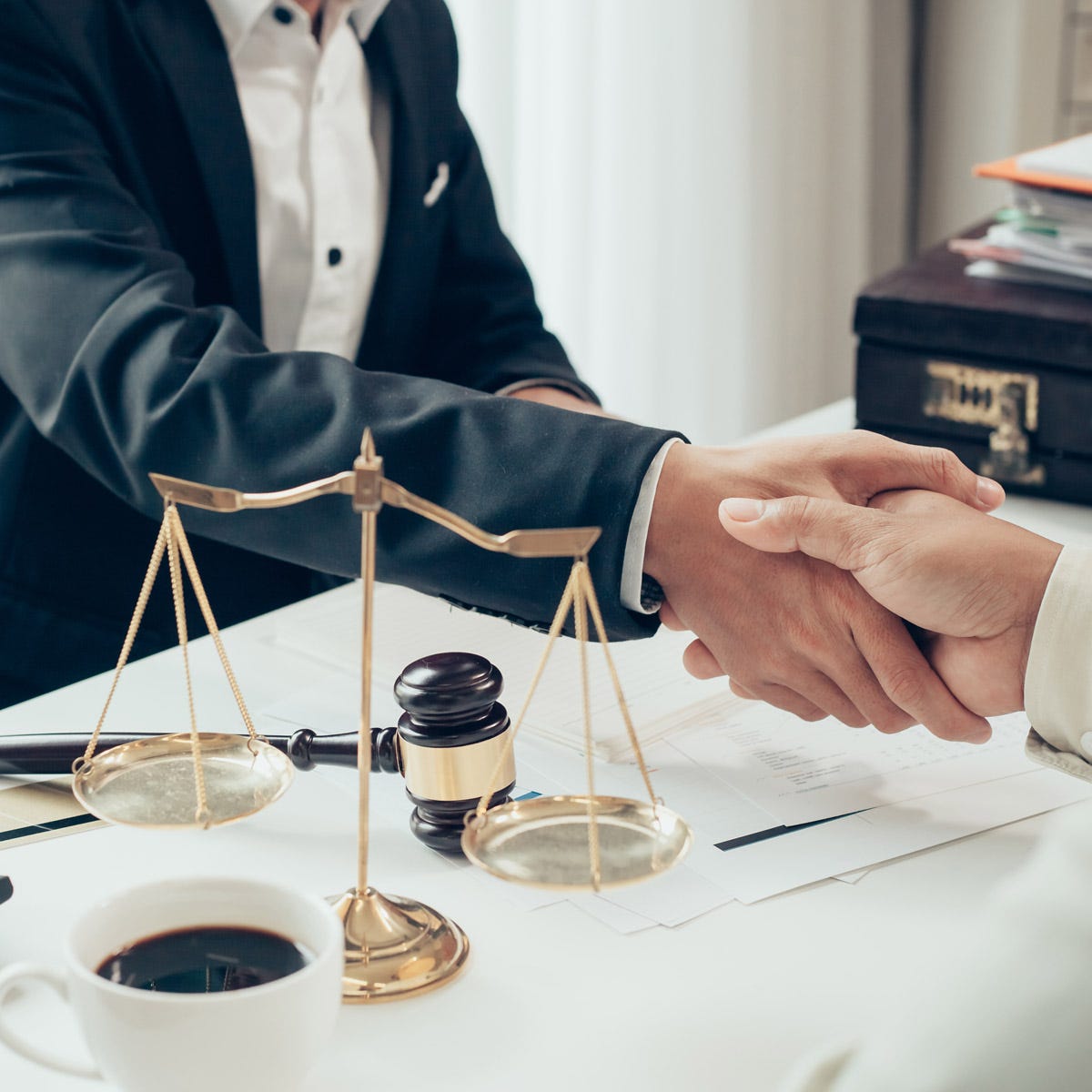 Types of Lawyers: Roles and Qualifications | by Webnodiuurtt | Medium