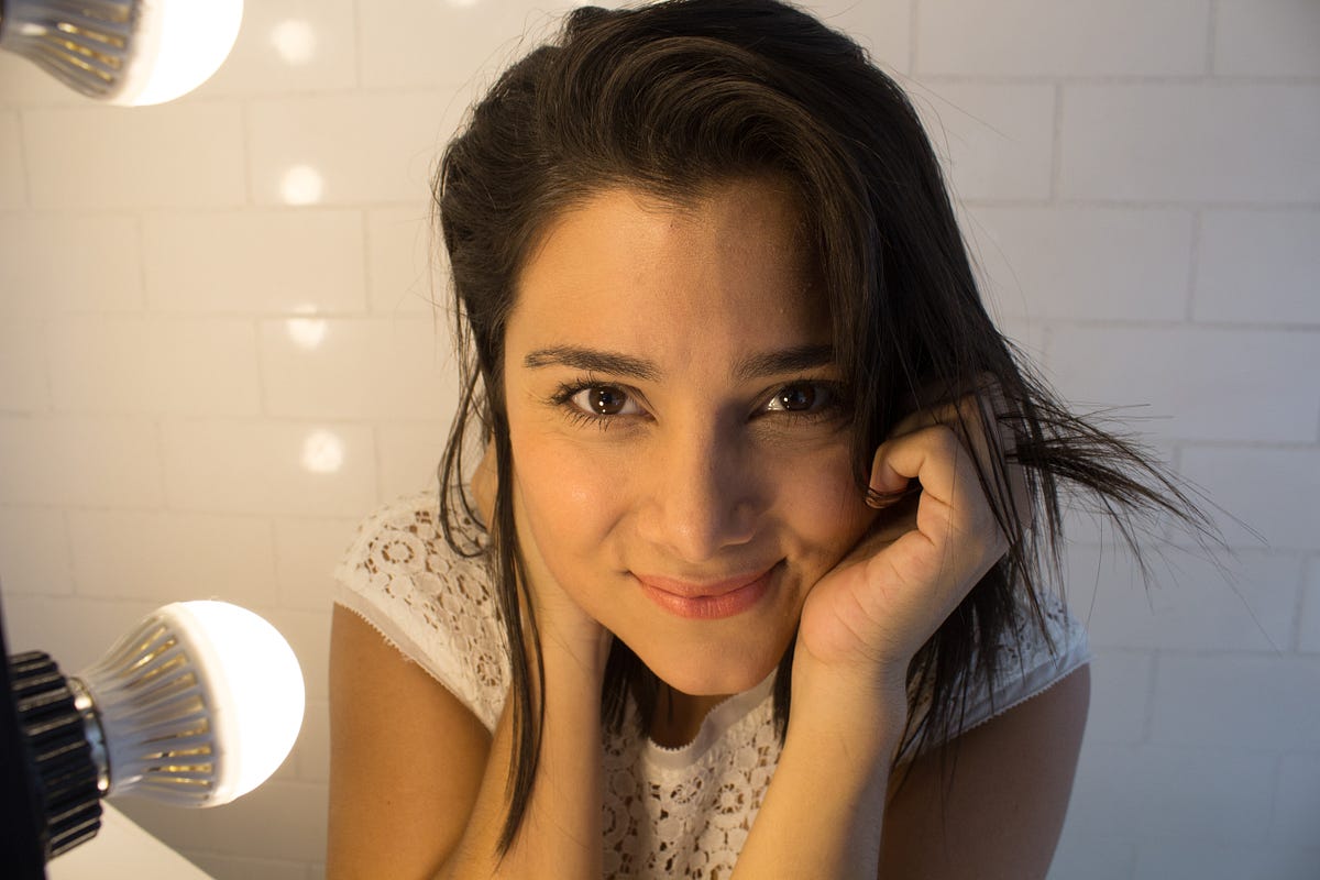 ¿Qué hay dentro de tu rímel comercial? | by Violeta Torres | Medium