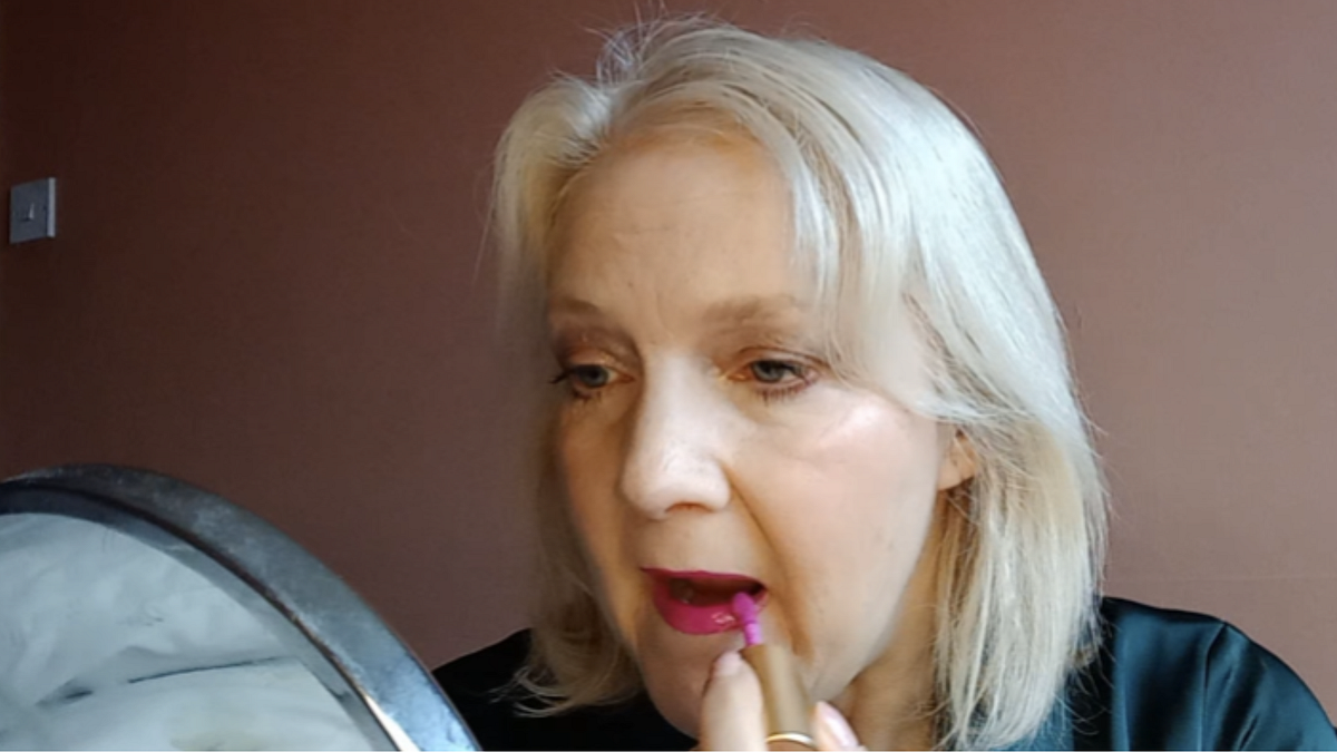Enhancing Natural Beauty: Lisa Eldridge Makeup Review for Women Over 50 ...