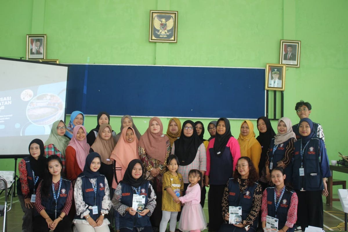 Dorong Daya Saing UMKM Lele, KKN UNDIP Perkenalkan Branding Produk di ...