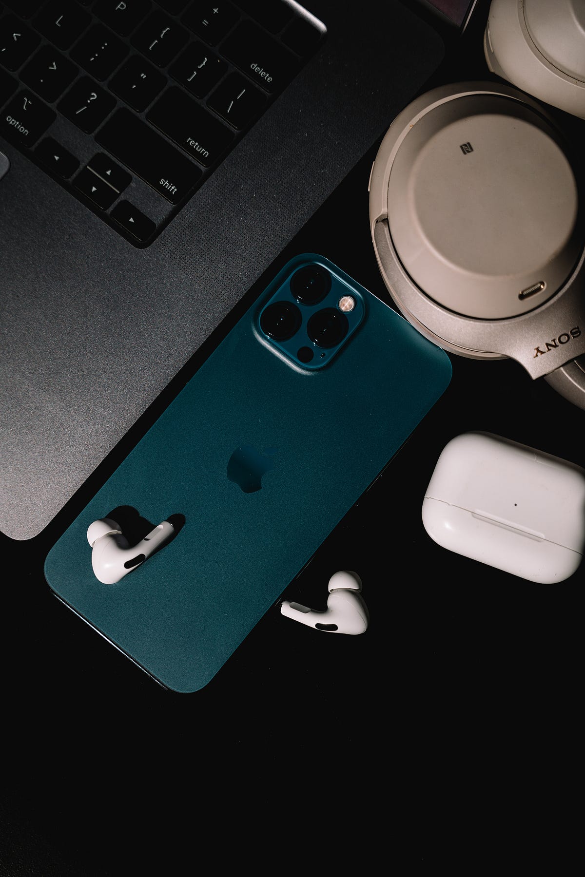 The Revival of the iPhone SE 4: A Story of Nostalgia and Modern ...