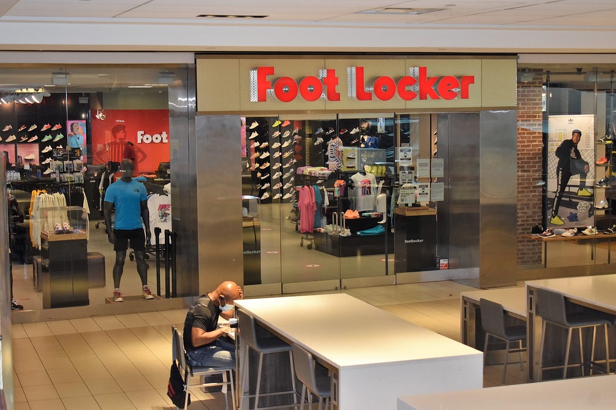 Foot Locker Faces Challenges While Expanding Its Global Presence and ...