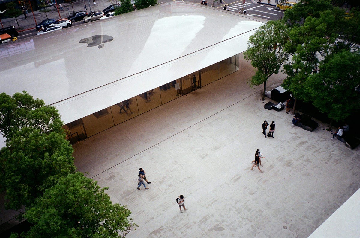 Strong password overlay on UITextField | by Julia Wang | 彼得潘的 Swift iOS / Flutter App 開發教室 | Medium