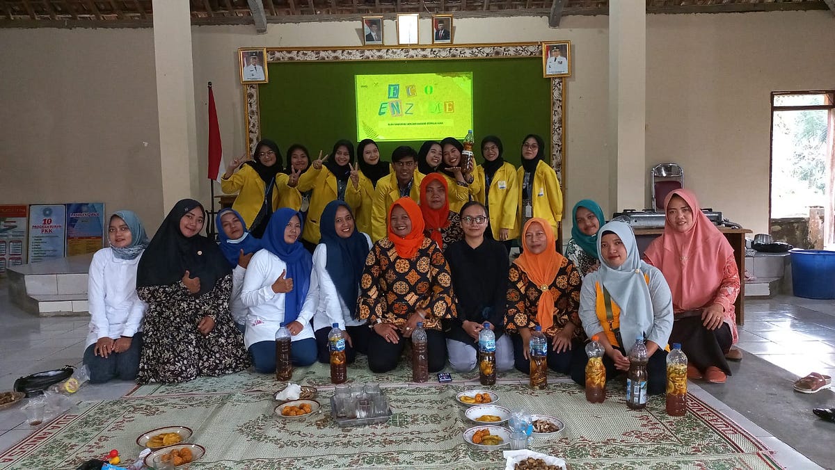 Mahasiswa KKN Tematik Unnes Beri Pelatihan Pembuatan Eco Enzyme Pada ... Mahasiswa KKN Tematik Unnes Beri Pelatihan Pembuatan Eco Enzyme Pada ...
