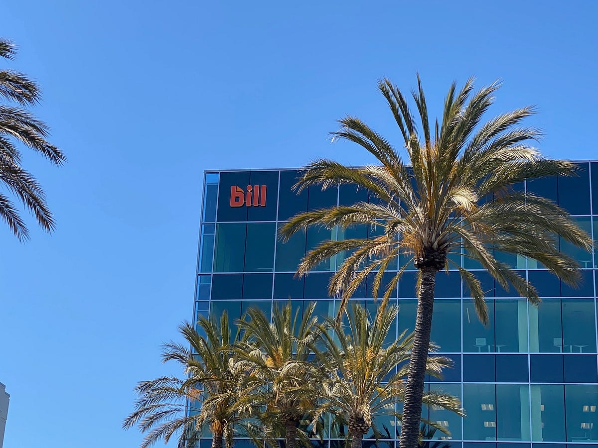 🎓 My First Job — A Farewell Reflection | by Jingcheng Su | May, 2025 | Medium