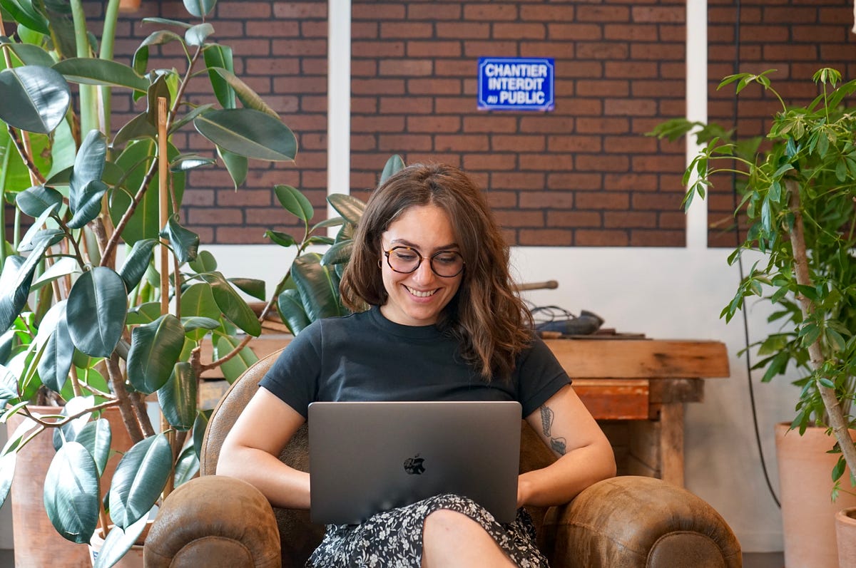 Portrait d’alumni Advanced : Mélany, Senior Product Designer chez ManoMano | by Chiara Randazzo ...