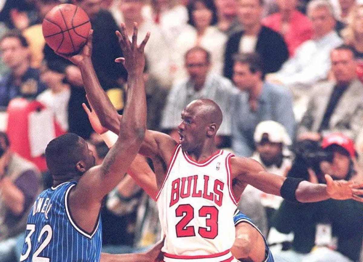 The 90’s Mixtape: MJ Vs Shaq (1993) | by Nick Andre | Medium