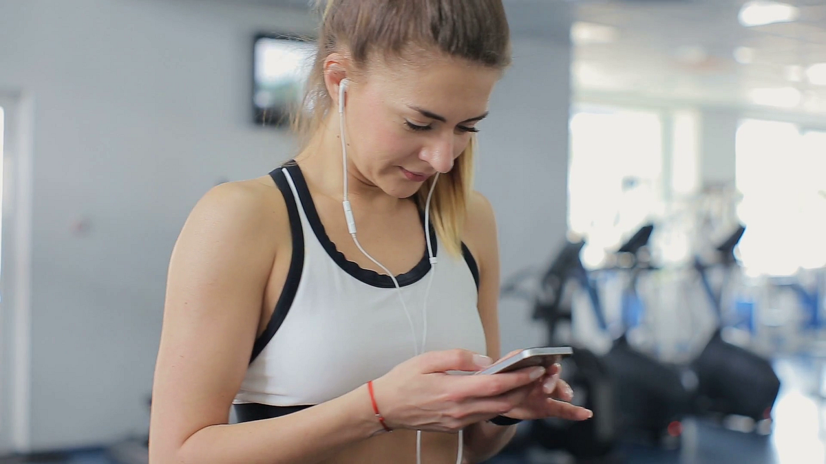 Local Instagram Model Interrupts Intense Texting Session to Complete a ...