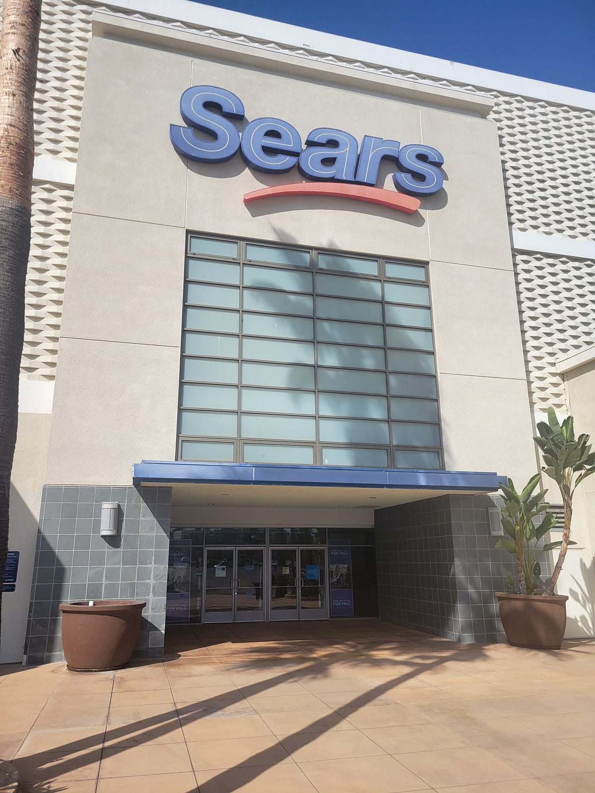 The Mysterious Side of Sears. In 2005, Sears Holdings boasted almost ...