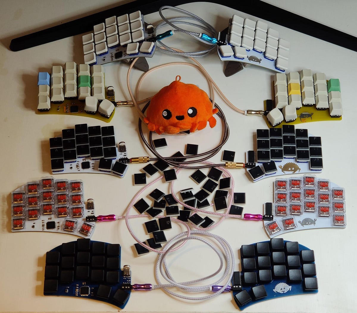 Christmas Time! A Split Mechanical Keyboard, You Can Build Yourself! 🎅 ...