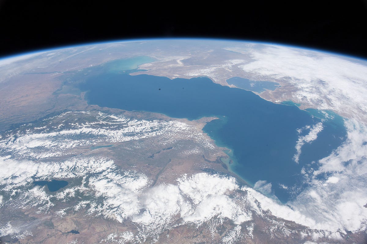 The largest lakes in the world. Where are they located and how much ...