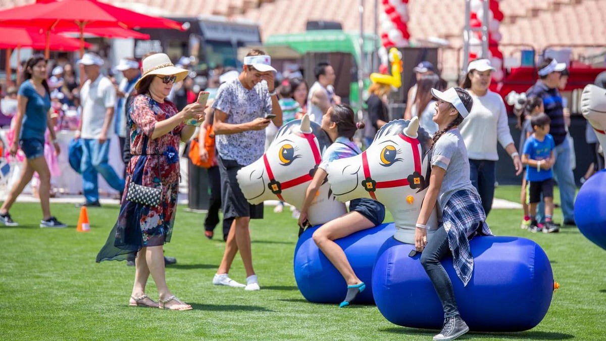 What are the elements for a successful corporate family day event ...