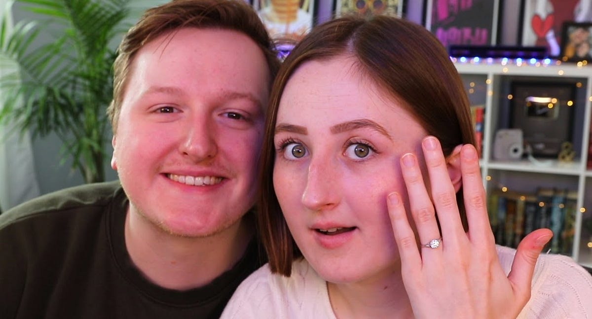 Lilsimsie Merch - Lilsimsiemerch - Medium