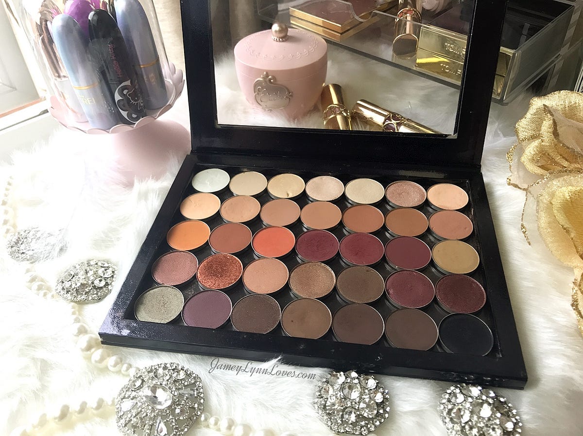 Magnetic Makeup Palette - Glowish Cosmetic - Medium