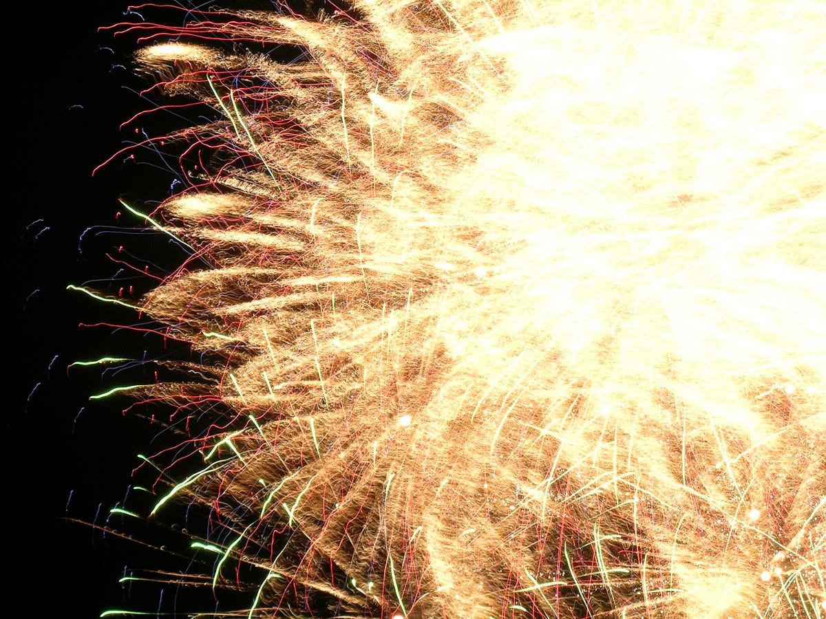 “Spark Your Inner Fireworks Fanatic: Dive into a World of Dazzling ...