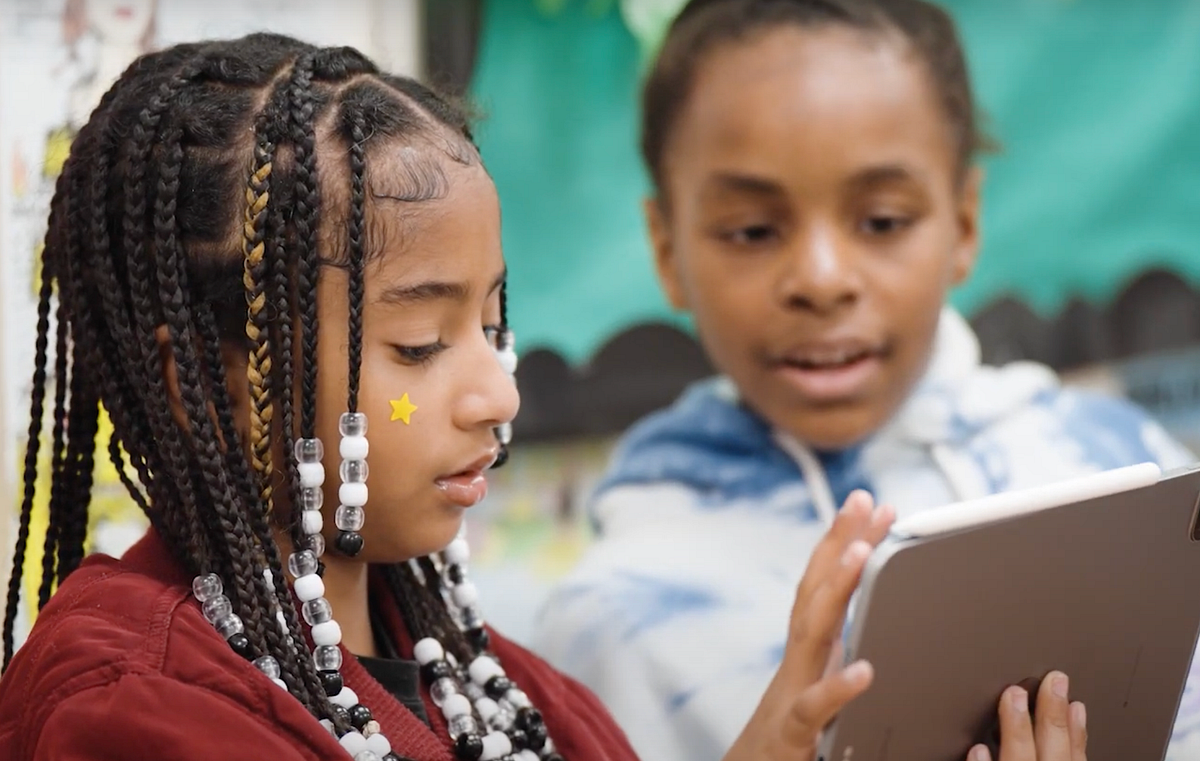 Using Augmented Reality to Foster Collaboration in the Classroom | by ...