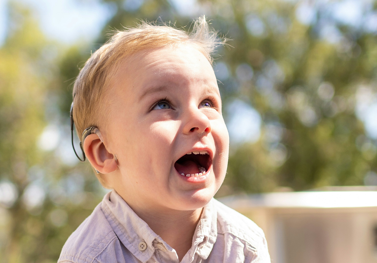 Hearing Aids’ 3 Big Flaws. and how my brother’s hearing loss… | by Andreas Krassnitzer | Medium