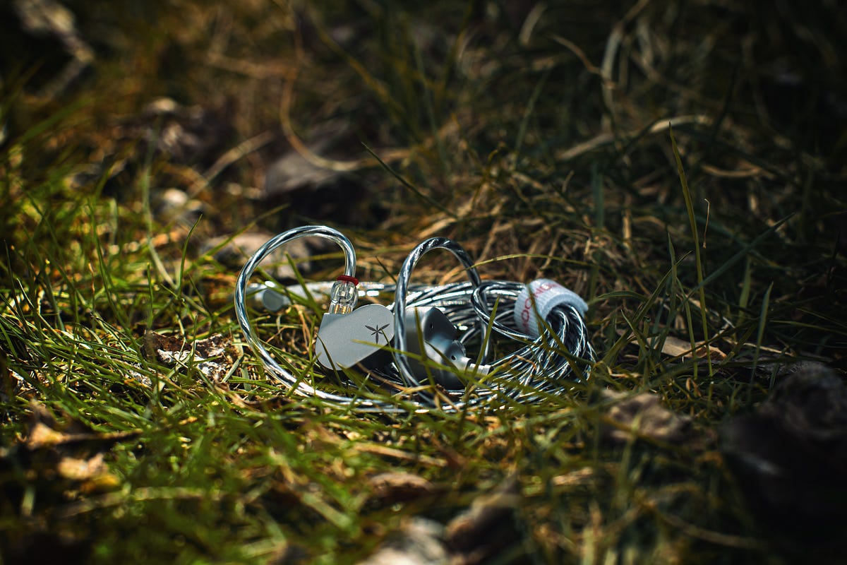 Moondrop LAN Review. A $40 Aria? | by Alec | Bedrock Reviews | Medium