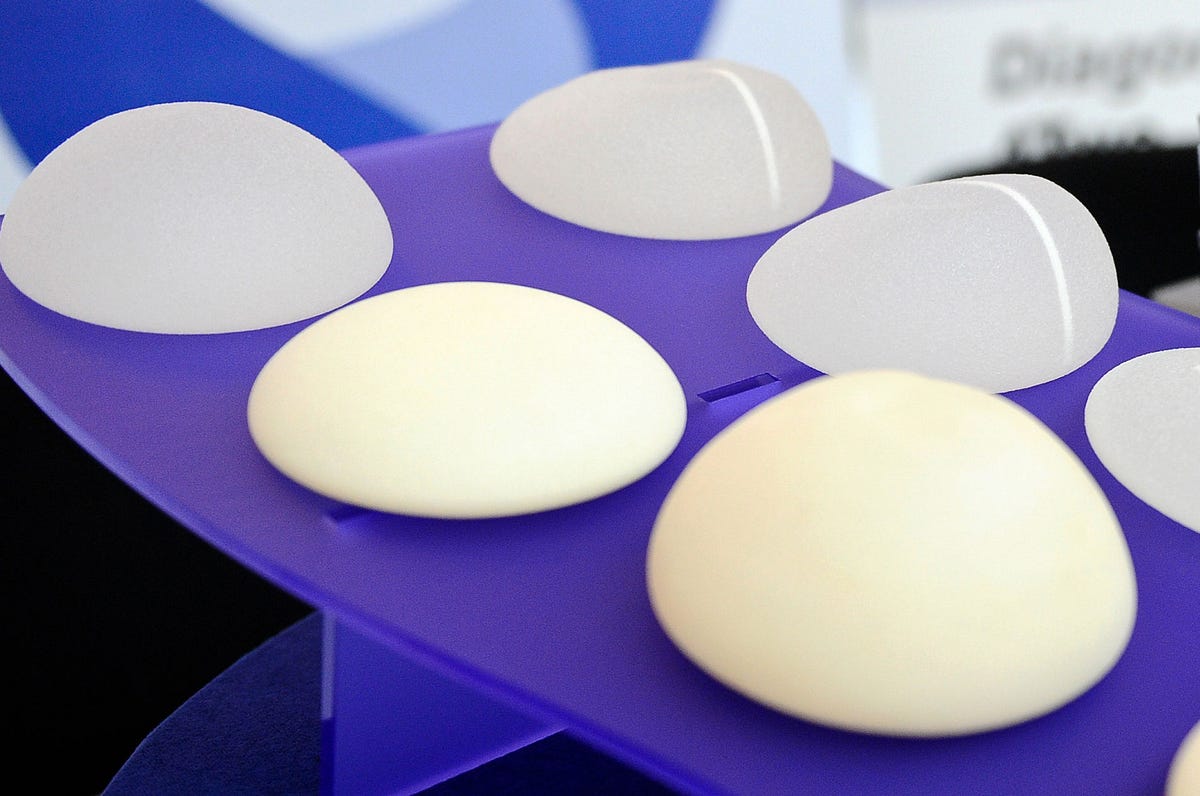 What are the pros and cons of silicone gel fill vs. saline fill? Ask Dr ...