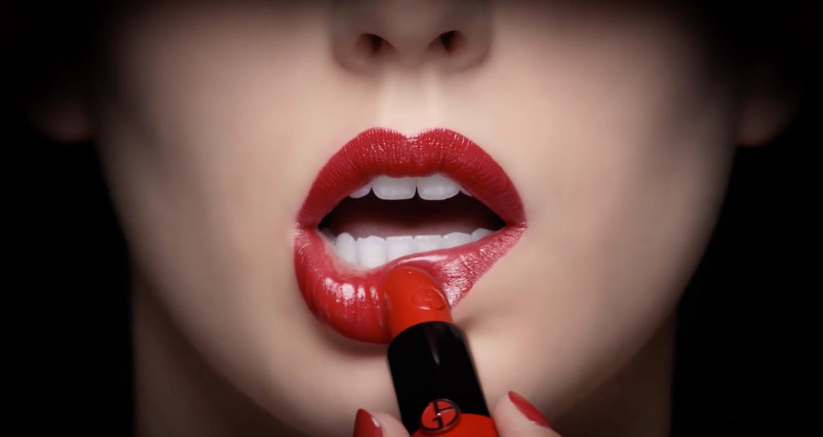 Smart tips to make your lip color stay longer! | by Partyvapours | Medium