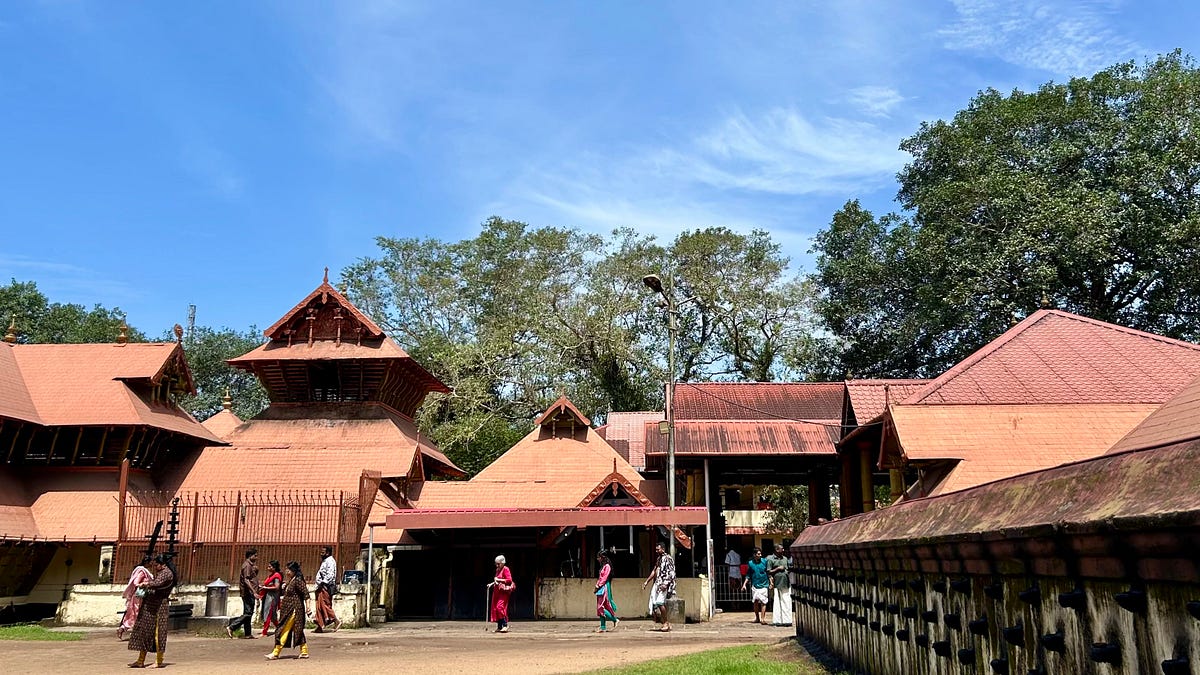 An Atheist, The Oldest Mosque, and A Temple in God’s Own Country | by Ninad Kulkarni | True ...